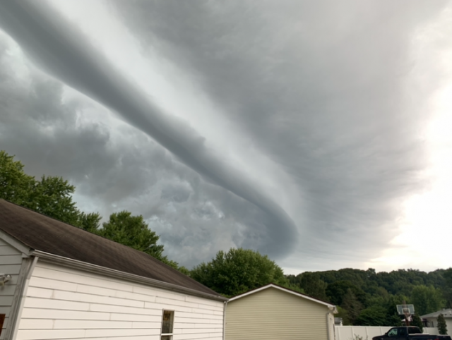 EarthSky | Shelf Cloud photos shared by readers
