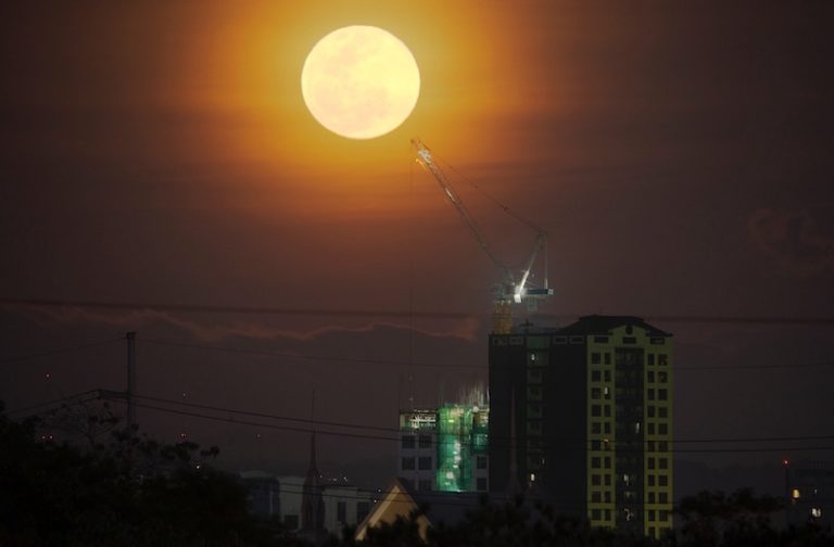 Photos of the supermoon, April 2021 | Human World | EarthSky