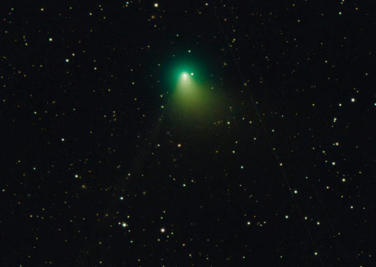 Green comet photos and video: Editors’ picks