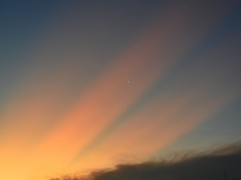 Crepuscular rays are sunrays in twilight skies