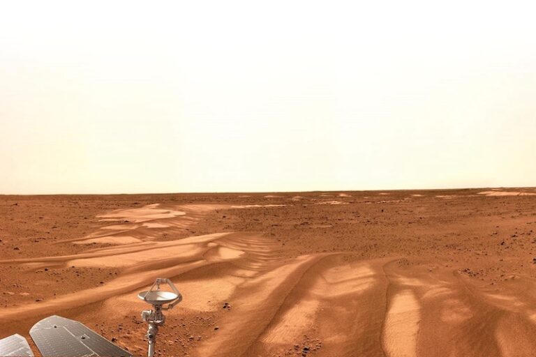 Vacation-style beaches on Mars? New evidence for lost ocean