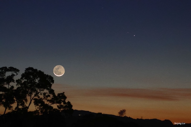 Earthshine is a lovely glow on the unlit portion of the moon